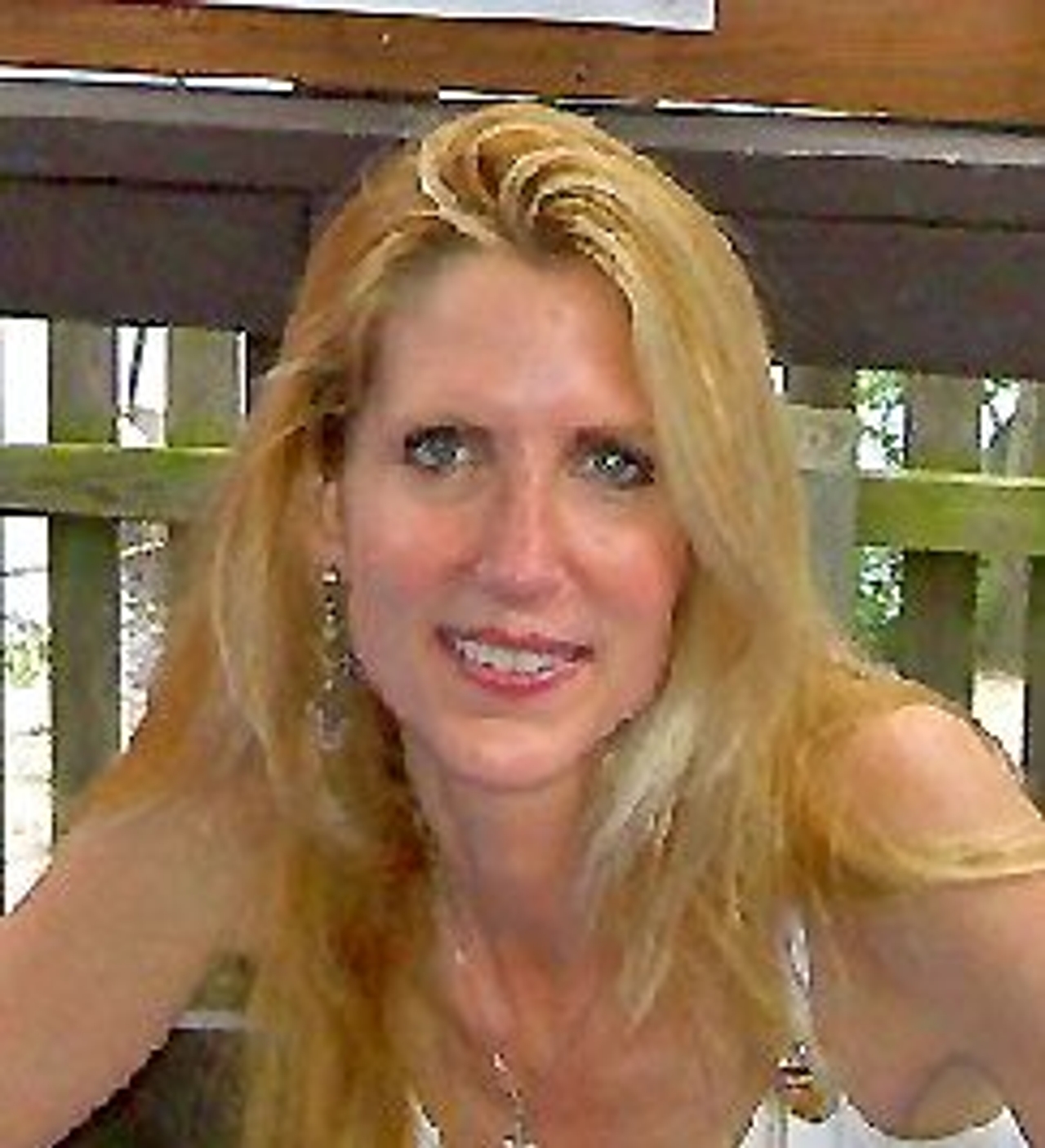 Ann Coulter stands up to protestors by giving them exactly what they ...