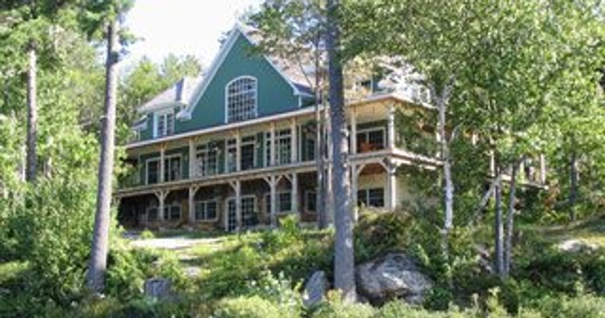 While the rest of the market sinks, million-dollar cottage sales are ...