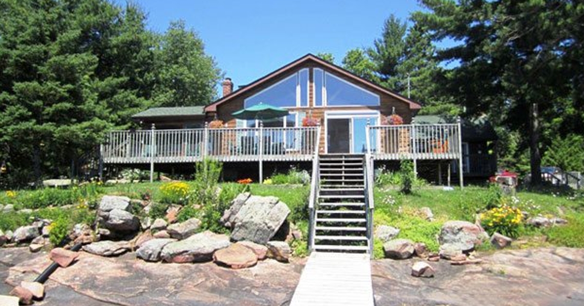 Cottage of the Week: $589,000 for a classic cottage on Head Lake ...