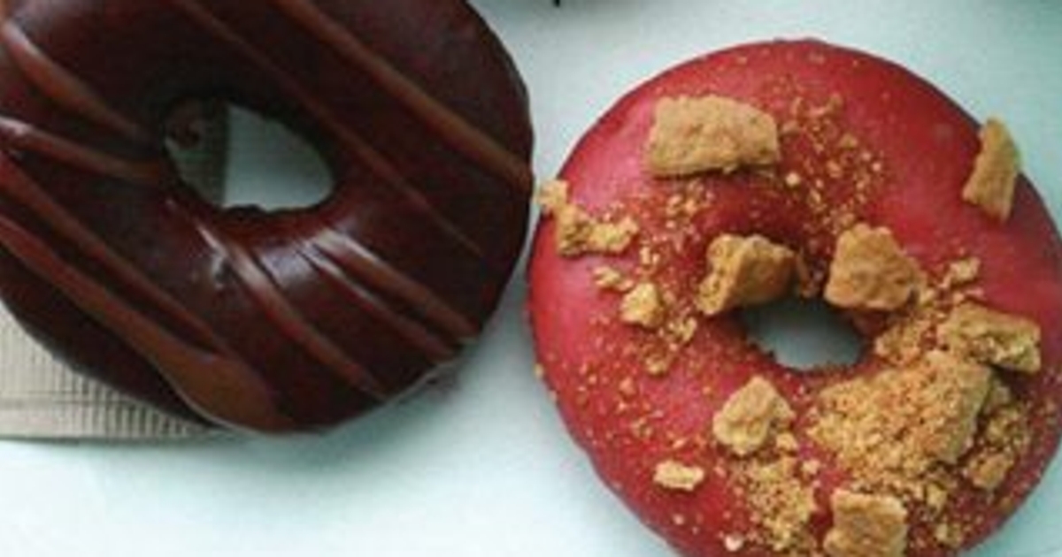 Leslieville takeout counter Paulette’s Original Donuts and Chicken is ...