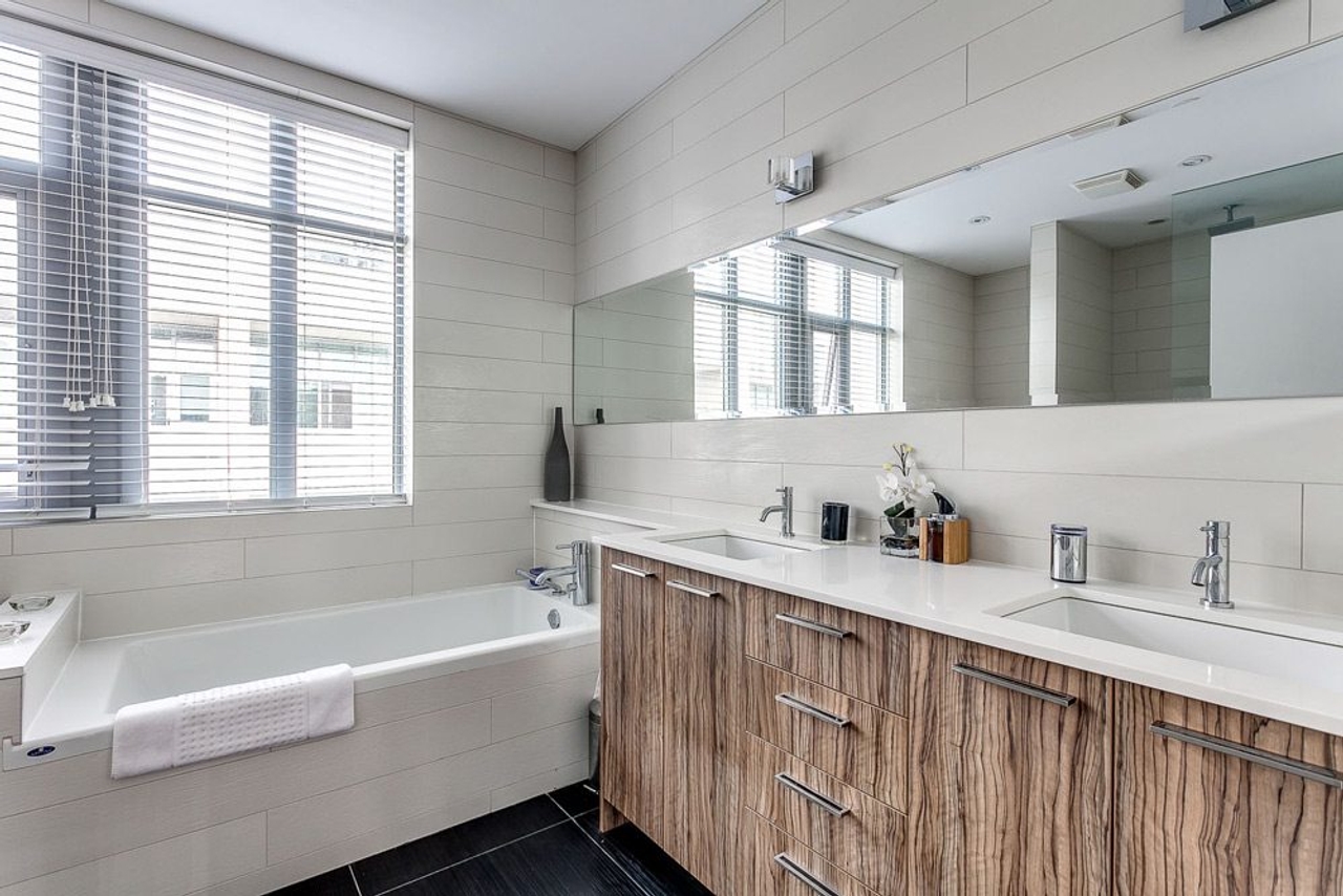 Condo of the Week: $1.3 million for a Moss Park townhouse with ...