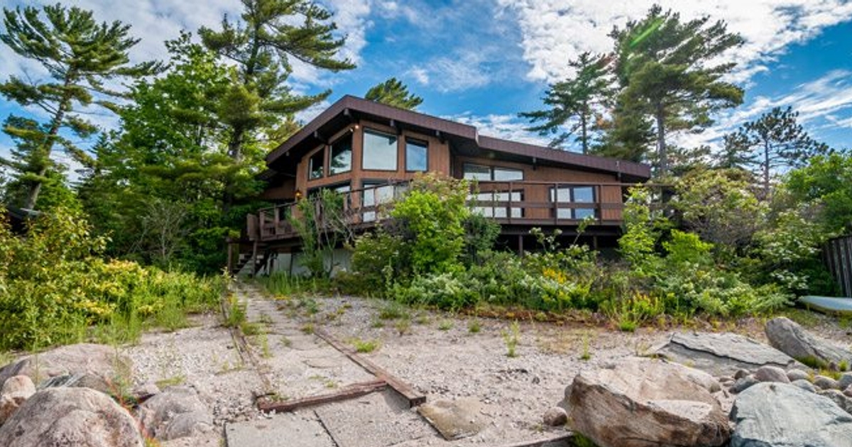 Cottage of the Week: $675,000 for a waterfront cottage with plenty of ...