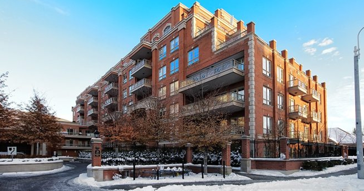 Condo of the Week: $800,000 for a Leaside suite with a spacious garden ...