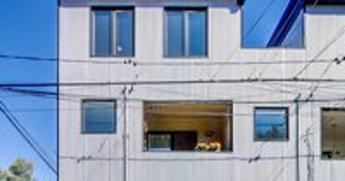 Sale of the Week: the $910,000 Little Portugal townhouse that shows the ...