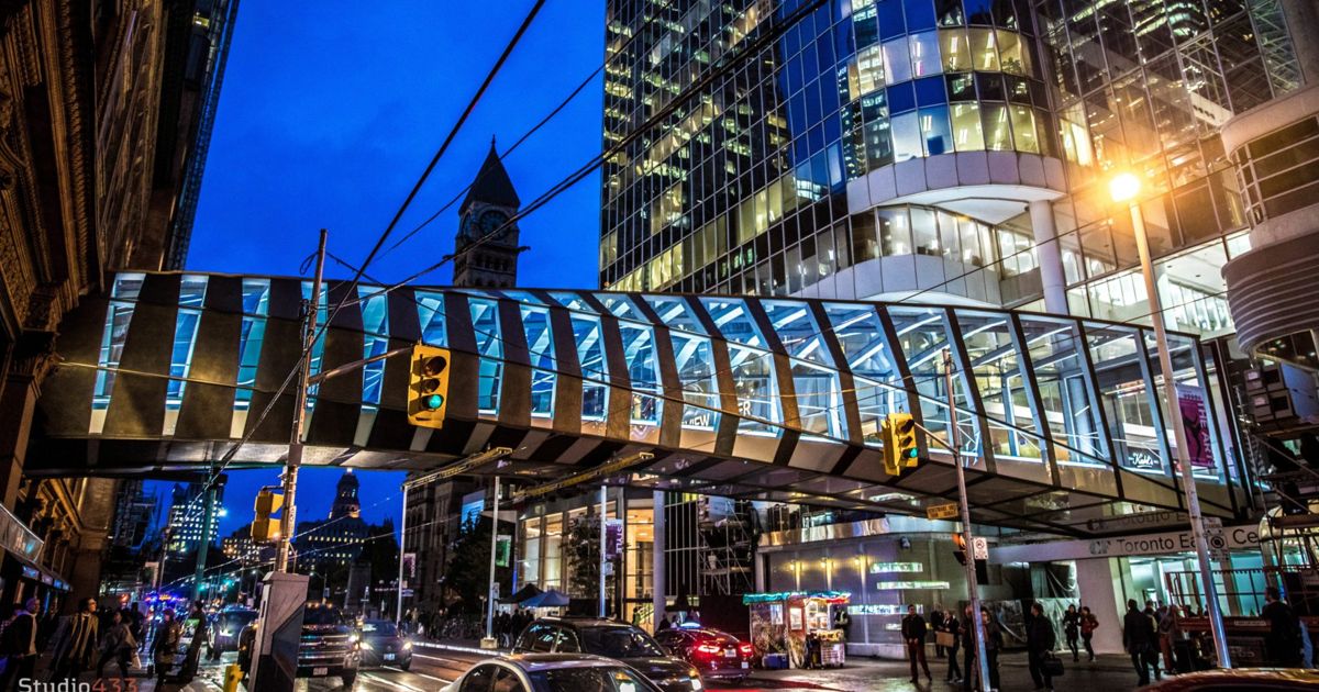 The Eaton Centre's new elevated pedestrian bridge is finally open for ...
