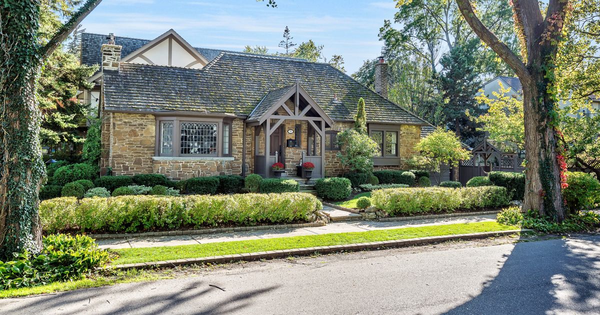 Sale of the Week: The $2-million Kingsway home that proves some bully ...