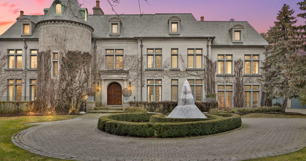 This ridiculously huge Bridle Path mansion will run you $23 million ...