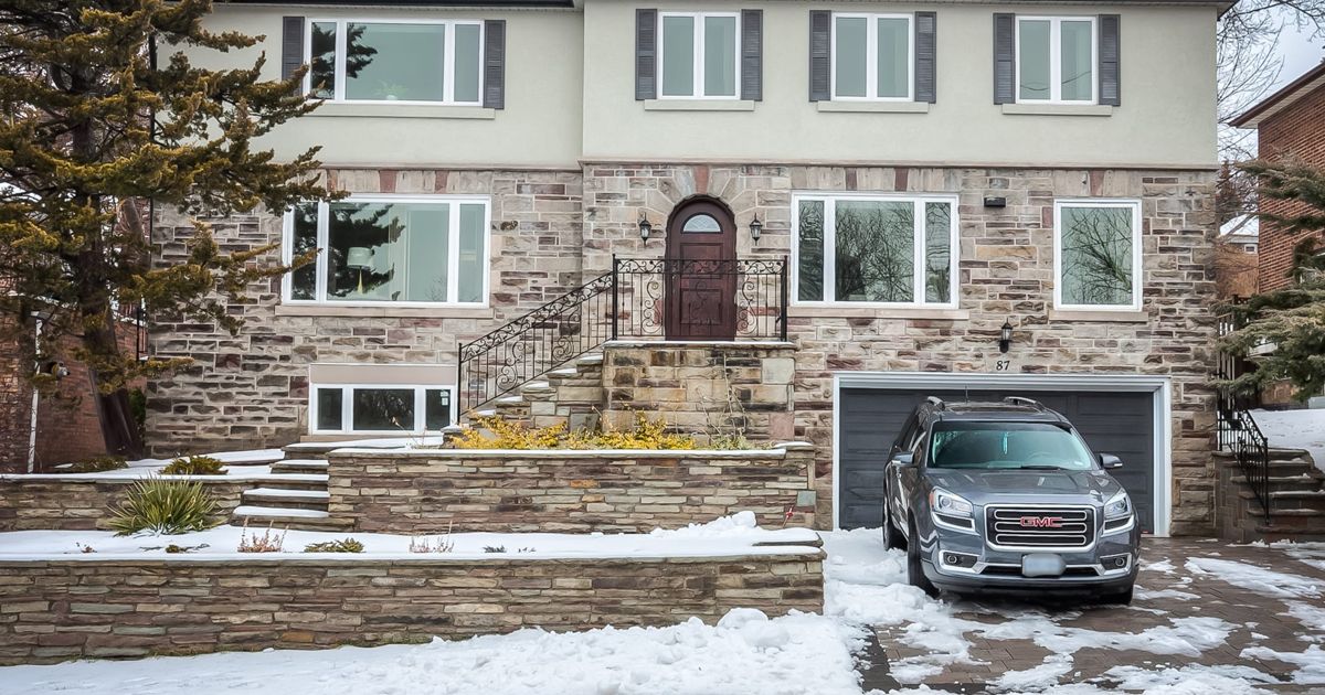 How a stager turned a Baby Point home into an art-filled haven ...