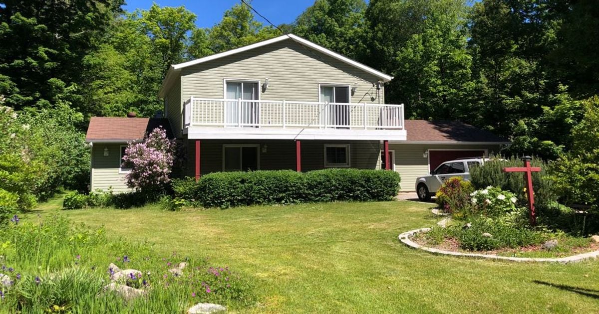 A three-generation Toronto family bought this Tiny Township cottage for ...