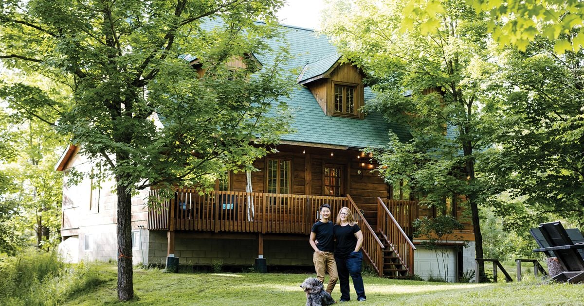The New Cottage Country: This couple found a four-bedroom log cabin ...