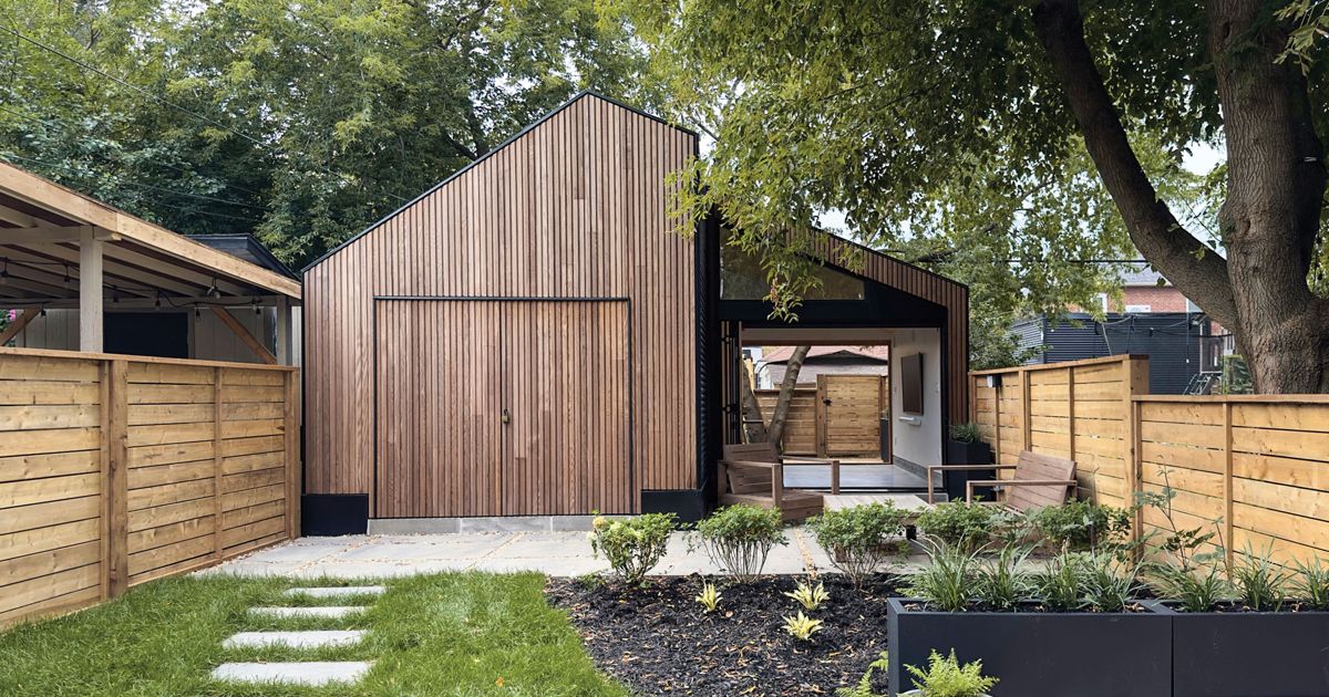 Three innovative backyard spaces that make the most out of the entire ...
