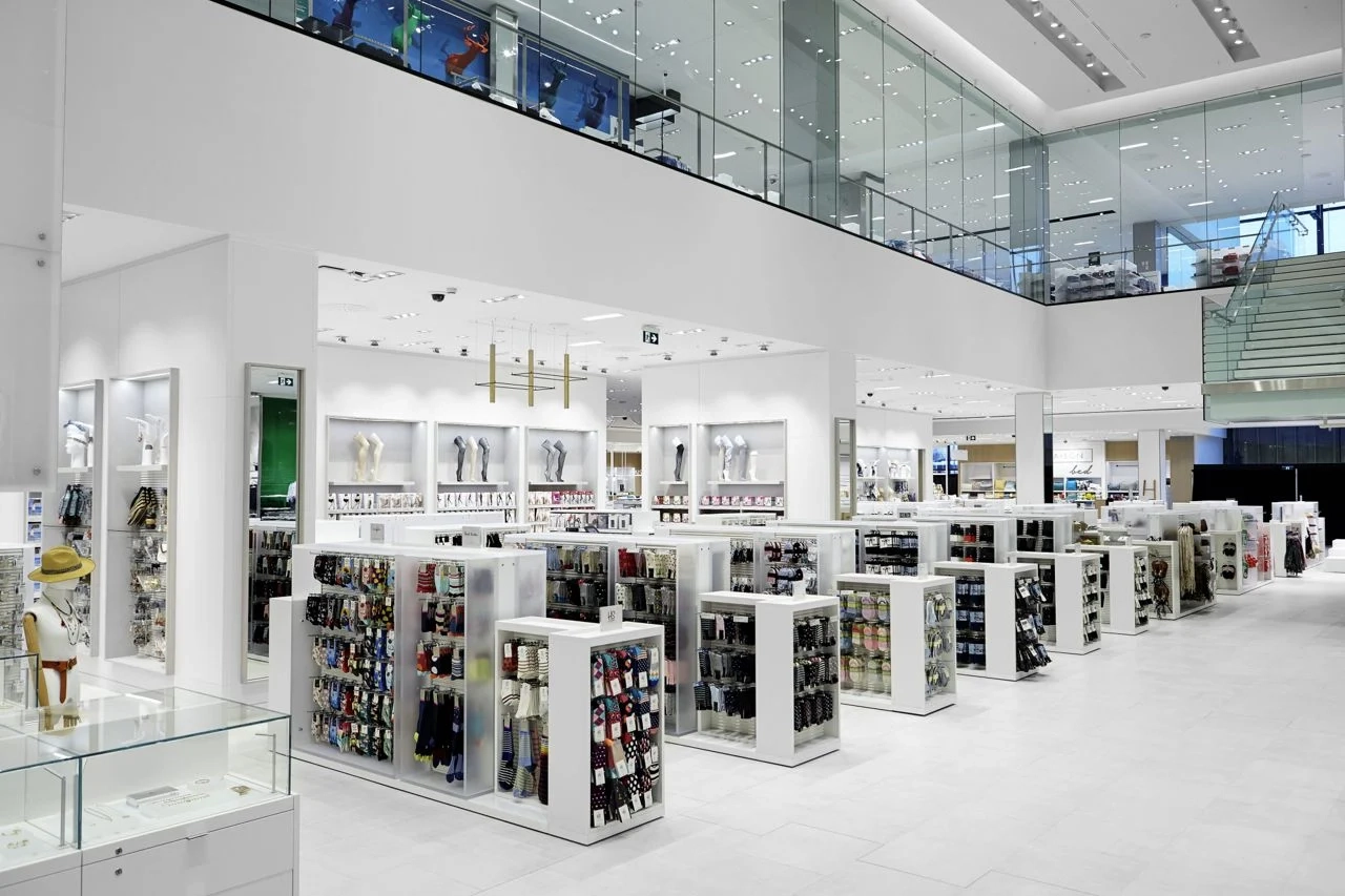 Simons is about to debut at Yorkdale and the Eaton Centre. Can it ...