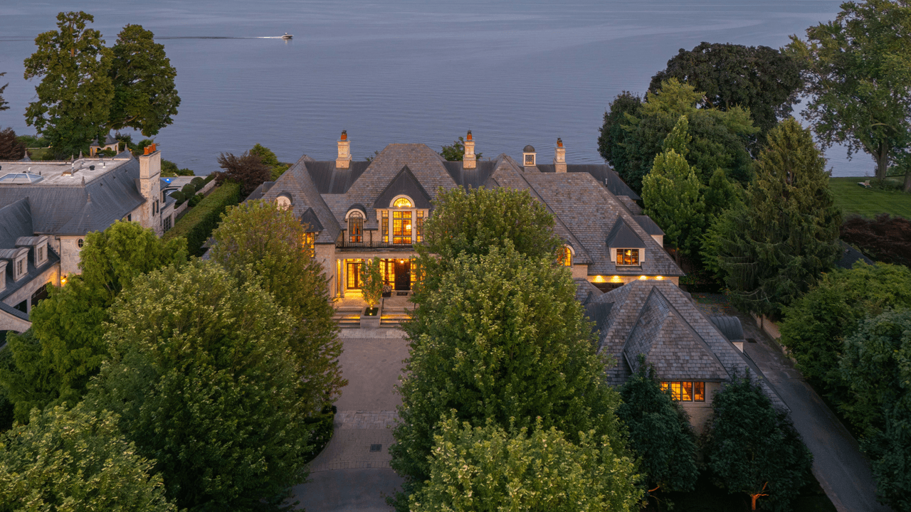 For Sale: 2054 Lakeshore Road East - Toronto Life