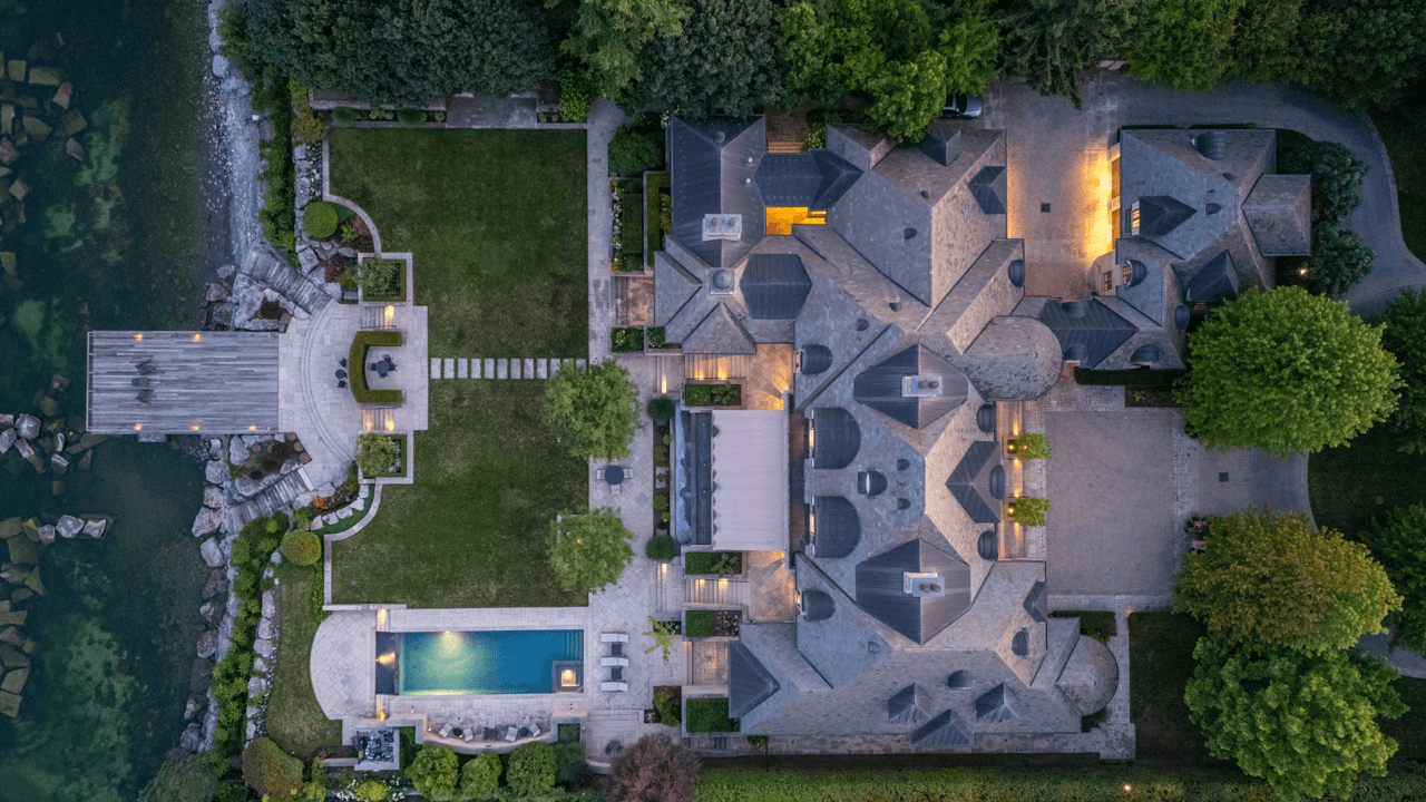 For Sale: 2054 Lakeshore Road East - Toronto Life