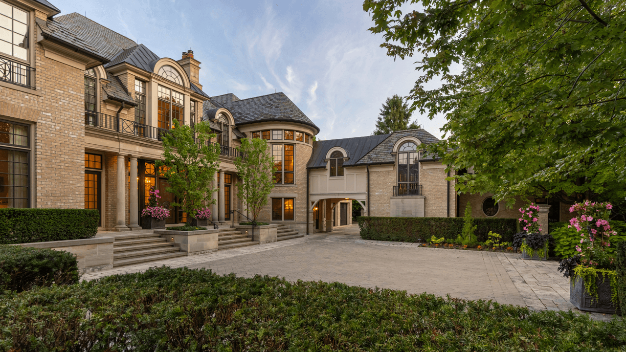 For Sale: 2054 Lakeshore Road East - Toronto Life