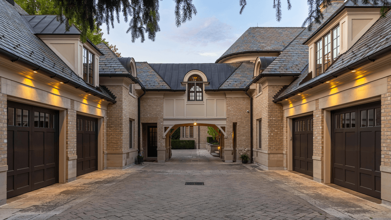 For Sale: 2054 Lakeshore Road East - Toronto Life