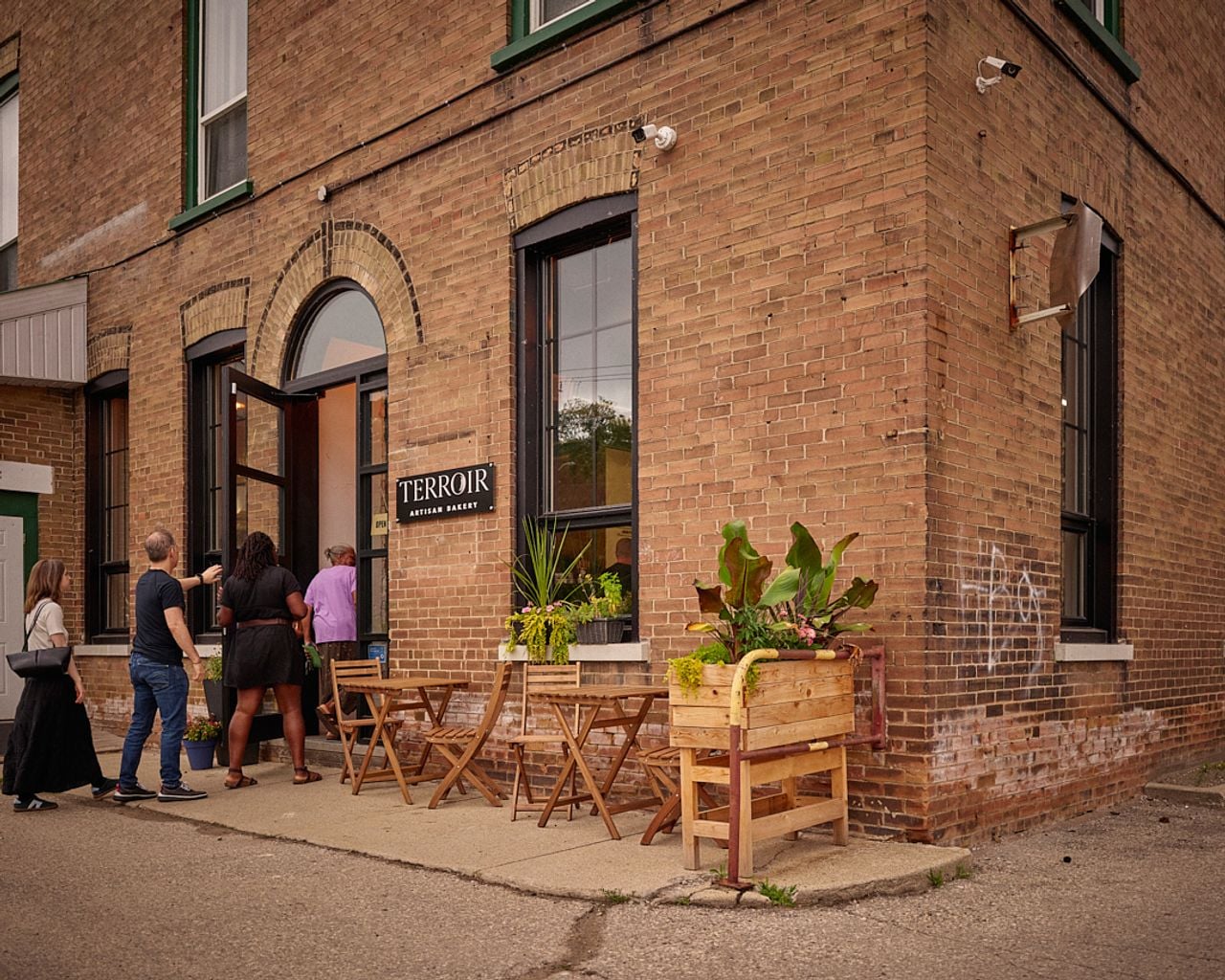 This hyper-local bakery in Cambridge uses almost nothing but Canadian ...