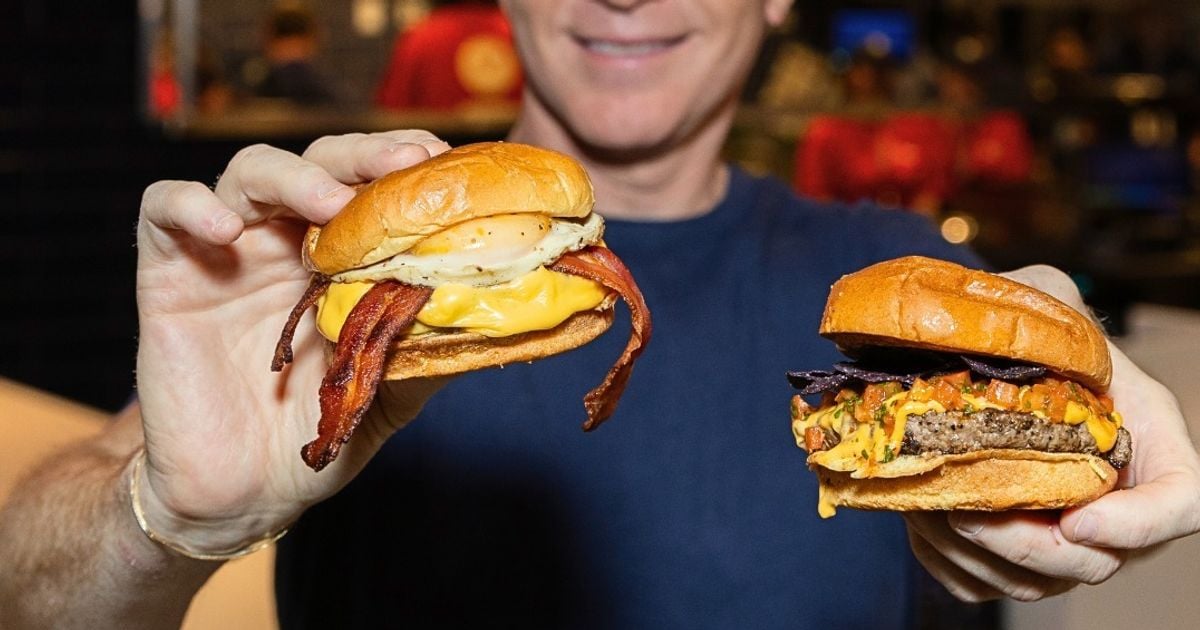 Celebrity chef Bobby Flay is bringing his burger chain to Toronto ...
