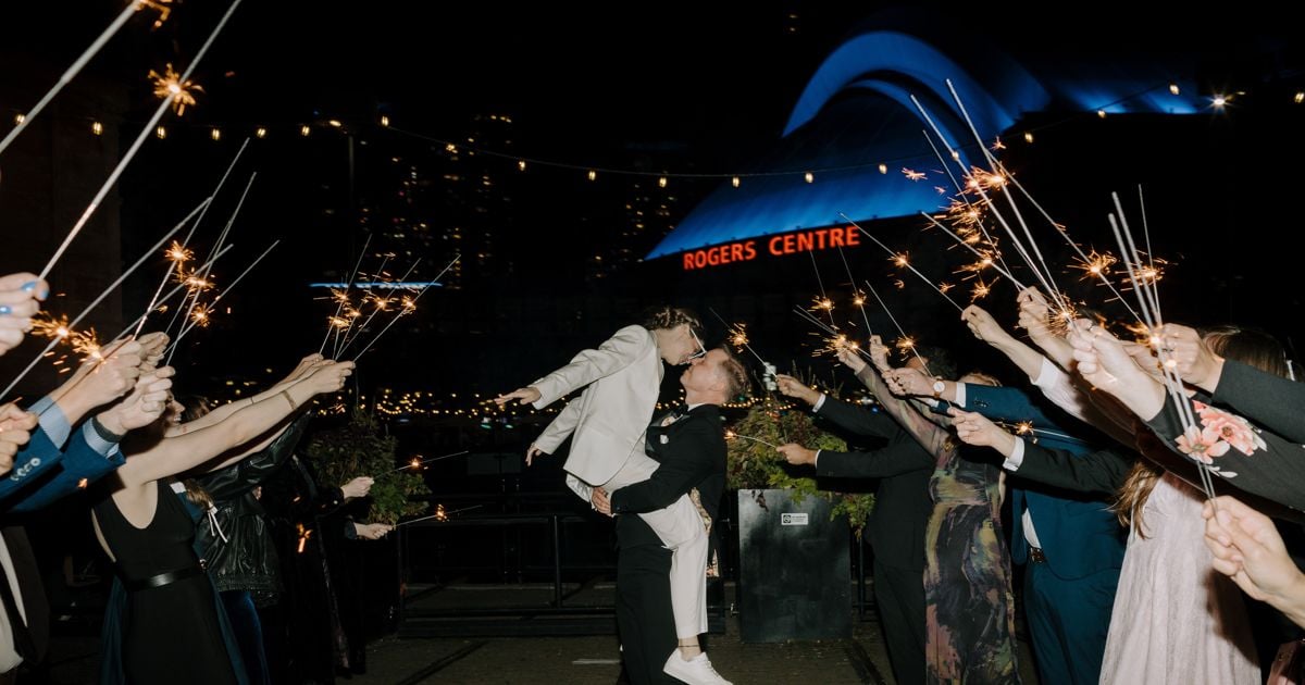 This couple accidentally had a Blue Jays–themed wedding - Toronto Life