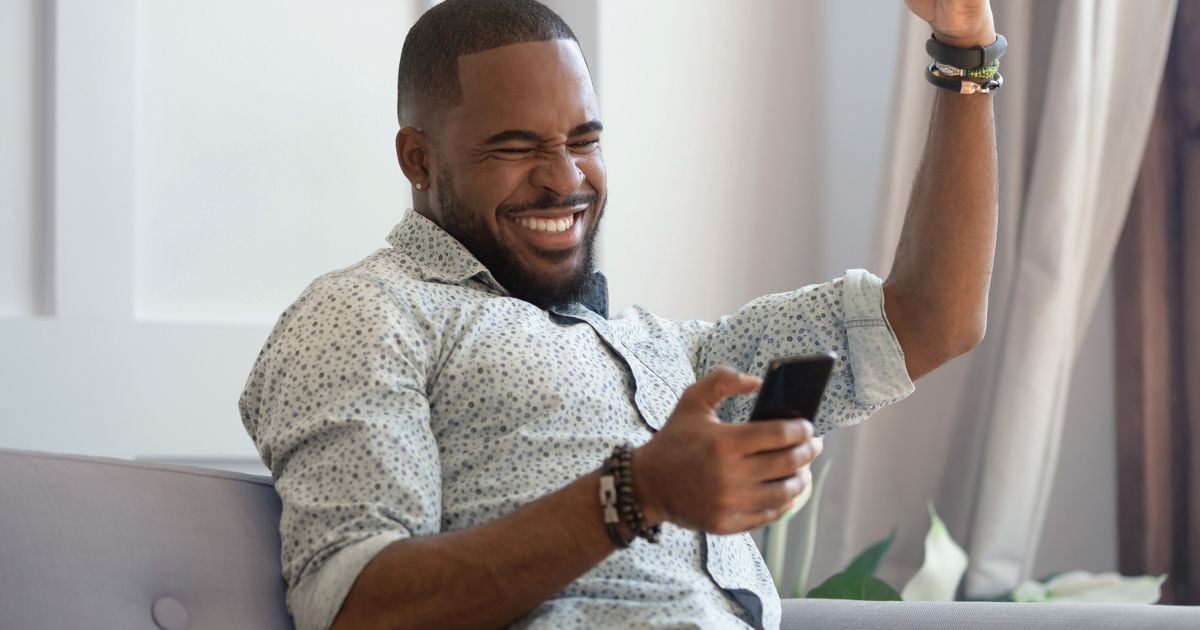 Rack up rewards while you talk, text, stream and surf: TELUS Rewards ...