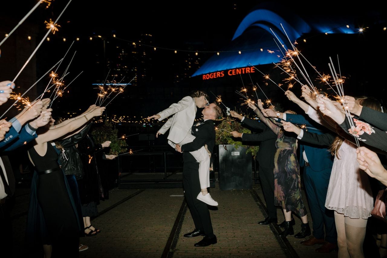 This couple accidentally had a Blue Jays–themed wedding - Toronto Life