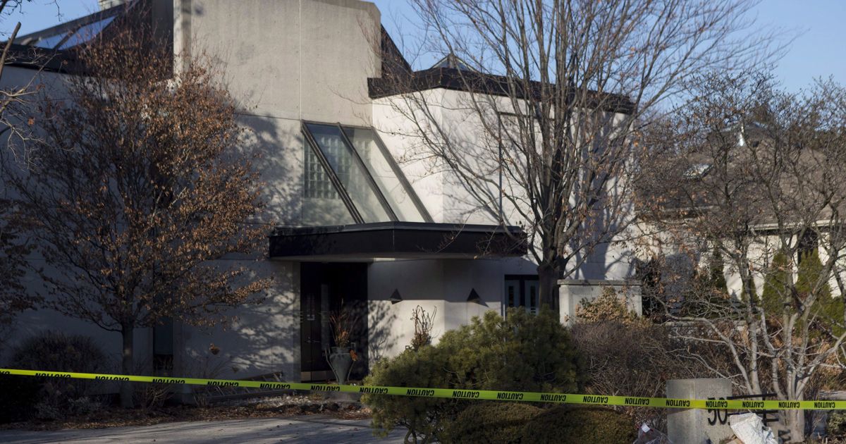 Barry and Honey Sherman's neighbours disagree over what should happen ...