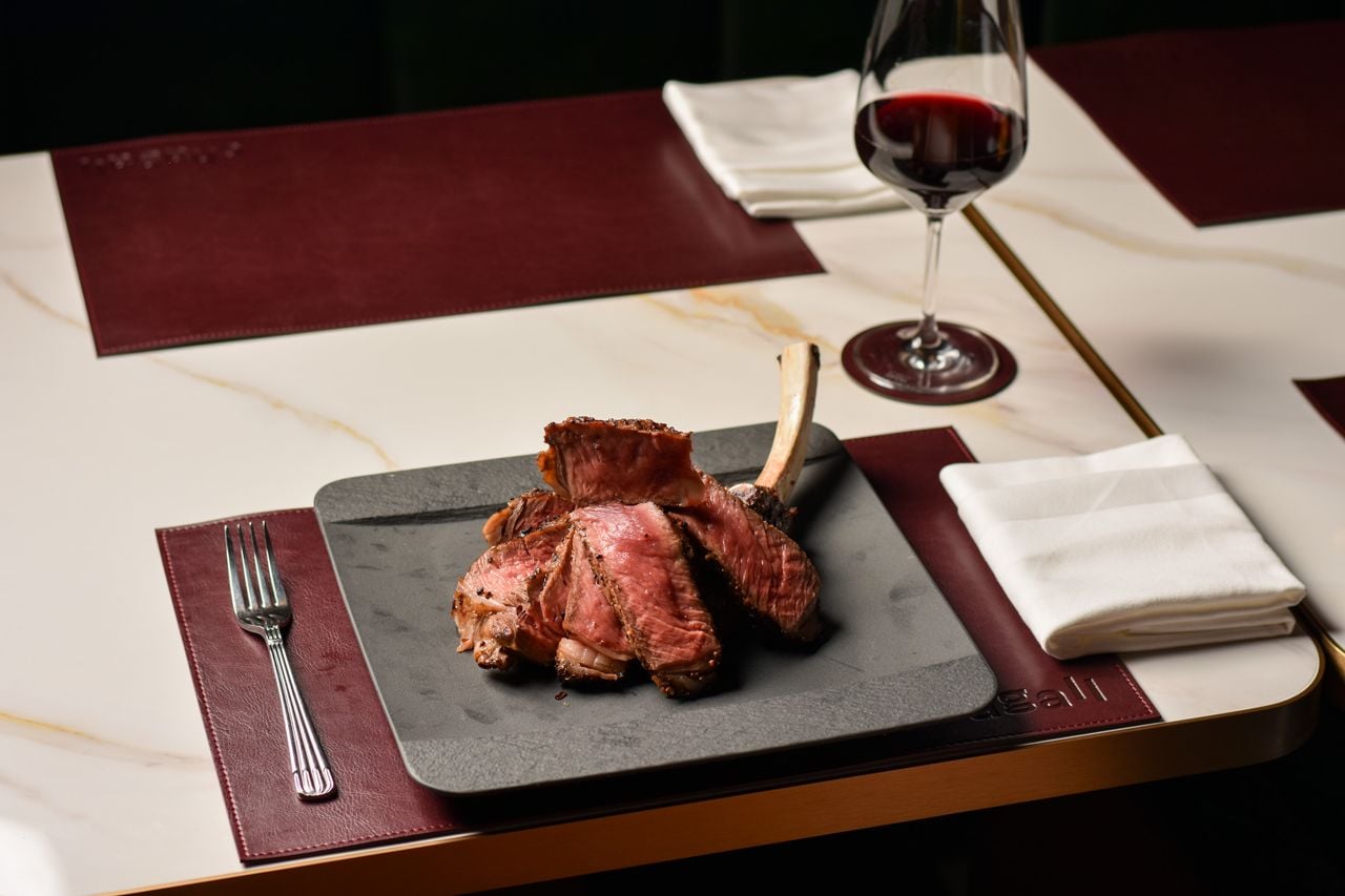 A veteran Toronto chef just opened a kosher restaurant at the Windsor ...