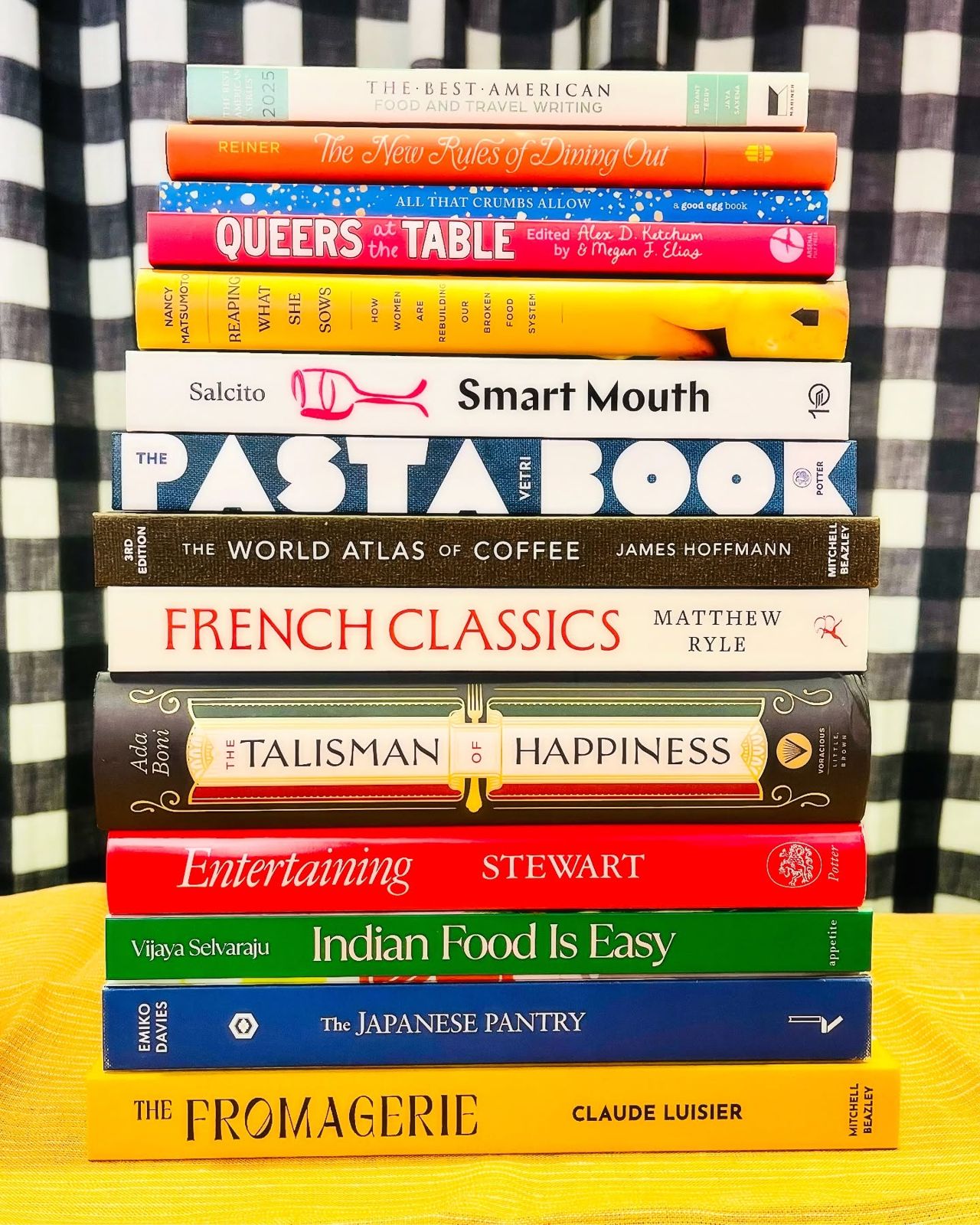 Going to a holiday party? Here’s what you should bring - Toronto Life