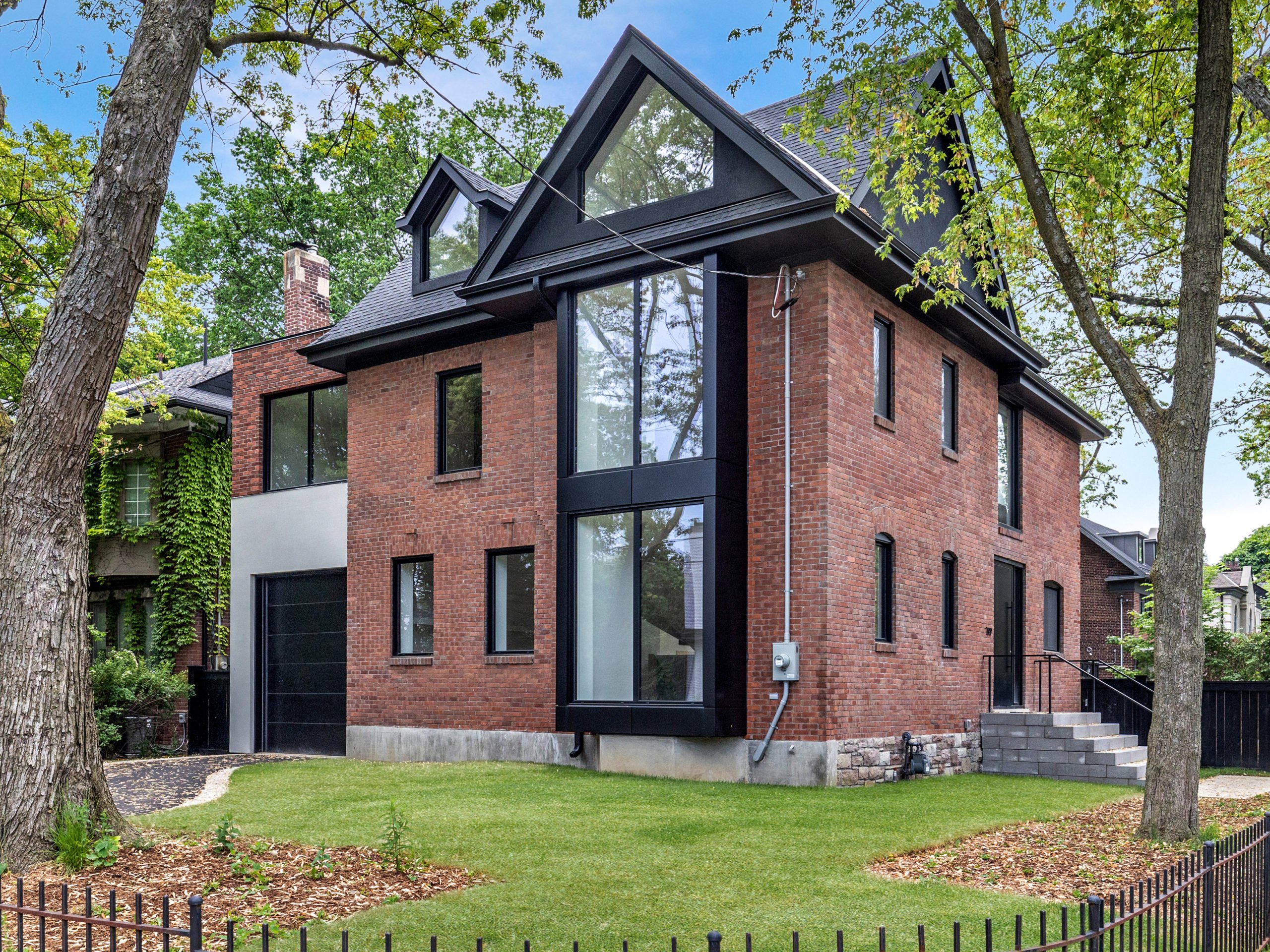 Large Red Brick Homes Red Brick House Image & Photo (Free Trial)